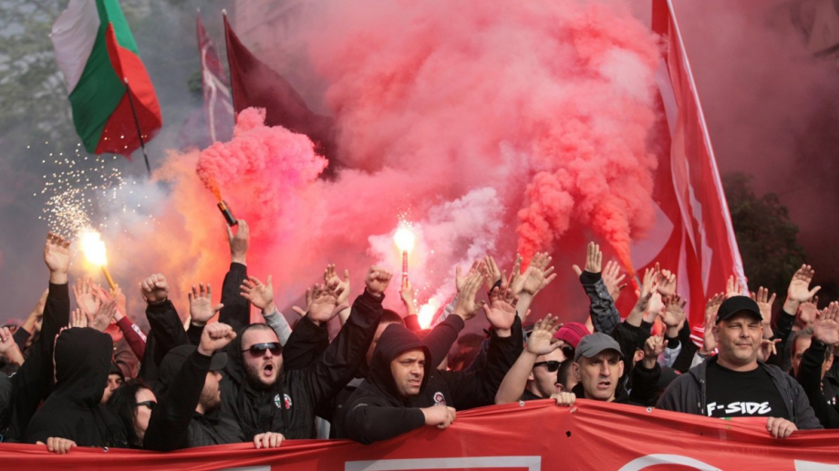 Сектор "Г" се радва на огромна помощ за хореографията за финала