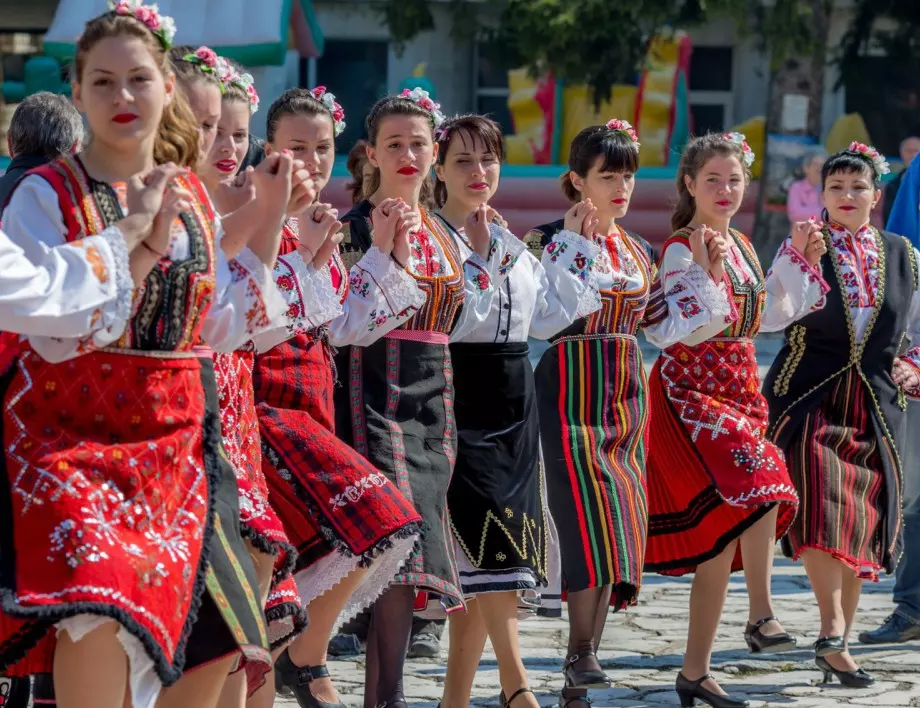 Топ 10 на едни от най-хубавите народни песни | Actualno.com