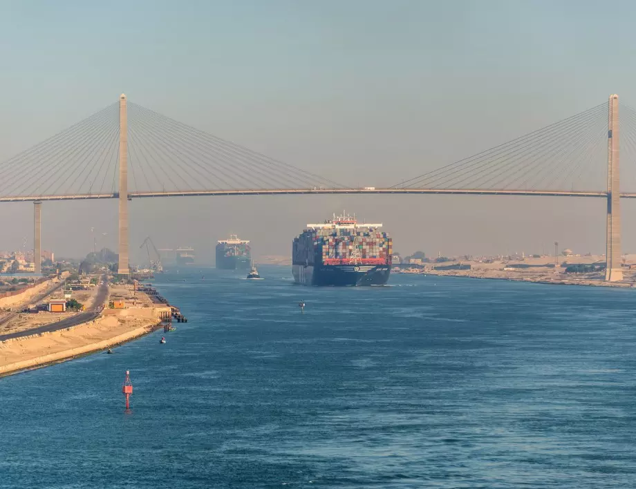 Над 50 кораба са сменили курса си заради пиратите в Червено море ...